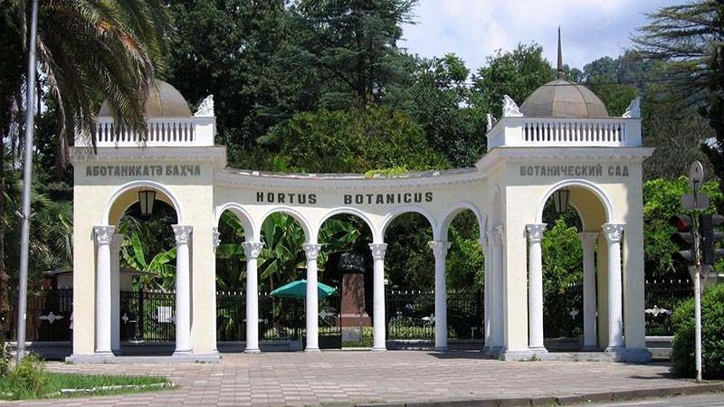 Abhazya'nın Eşsiz Güzellikleri: Turistik Şehirler ve Gezilecek Yerler